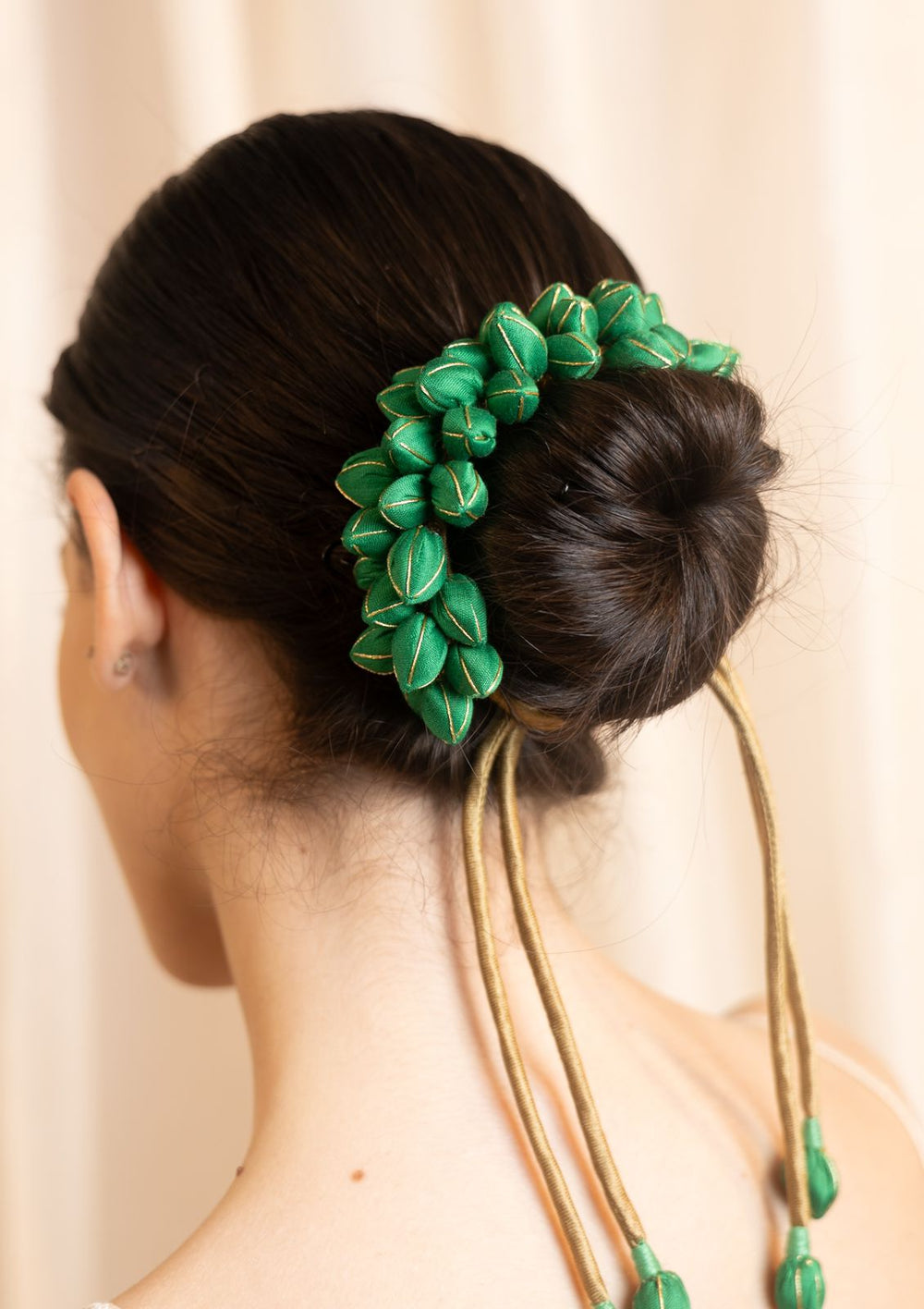 Shop Shankhi Green Floral Gajra Online